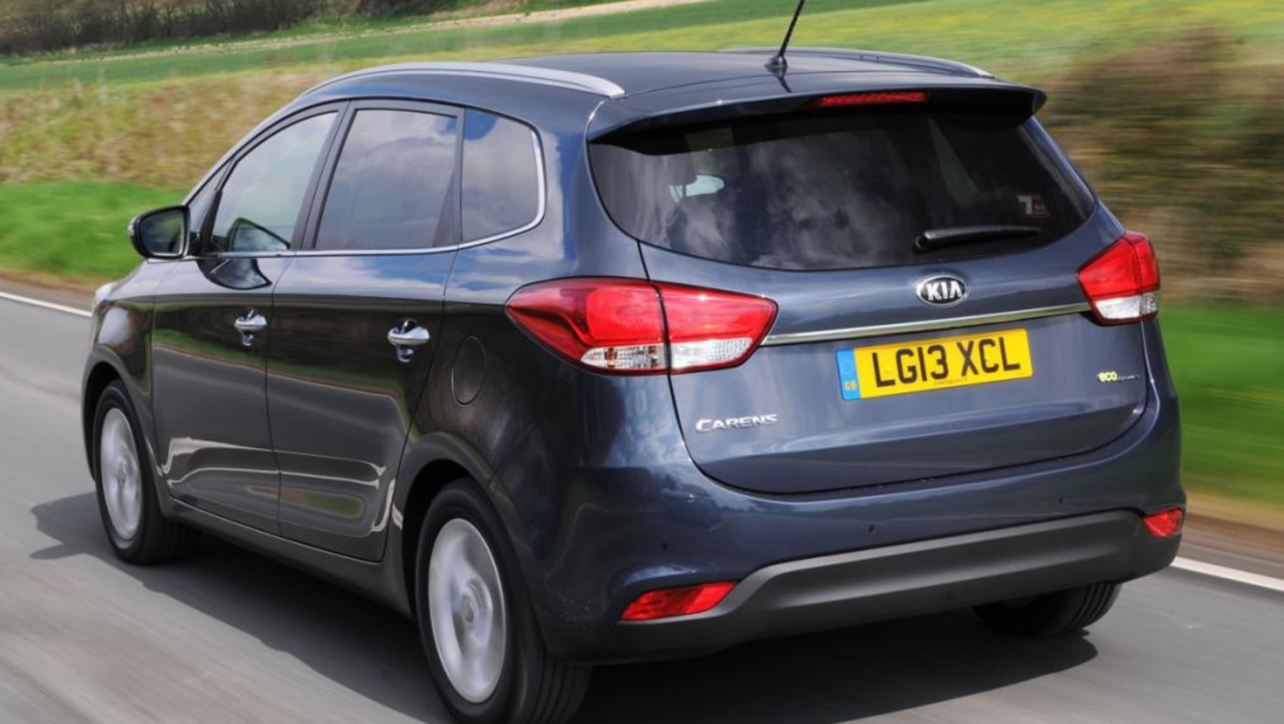 Used Kia Carens review - pictures | Auto Express