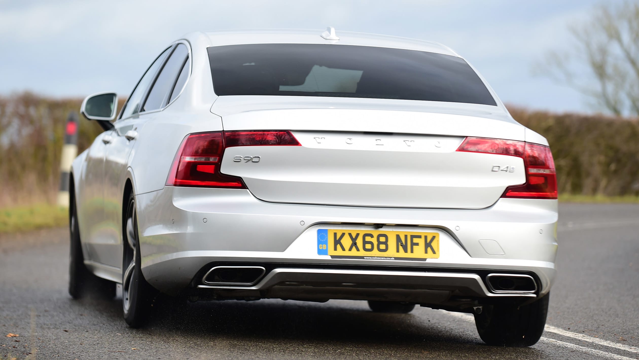 Lexus ES vs BMW 5 Series vs Volvo S90 - pictures | Auto Express