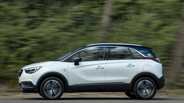 New Vauxhall Crossland X 1.6 diesel 2017 review - pictures | Auto Express
