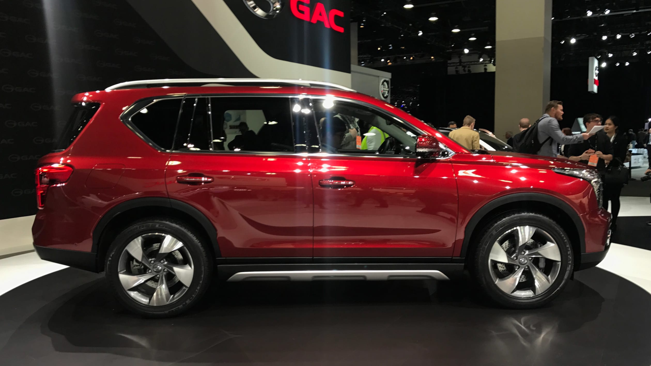 Trumpchi GS7 at Detroit - pictures | Auto Express