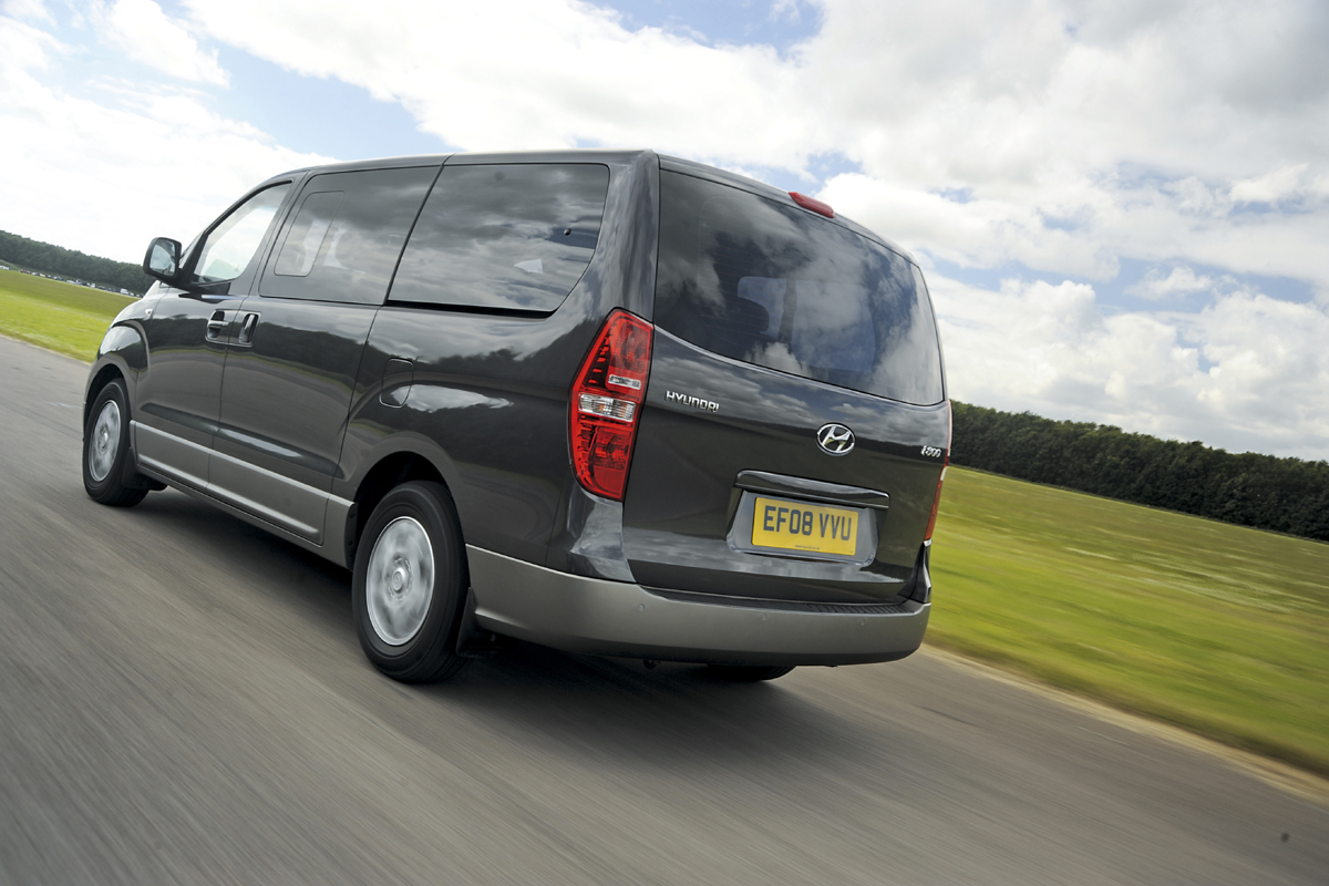 Hyundai i800 Style | Auto Express