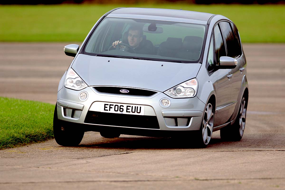 Ford S-MAX Titanium 2.0 litre | Auto Express