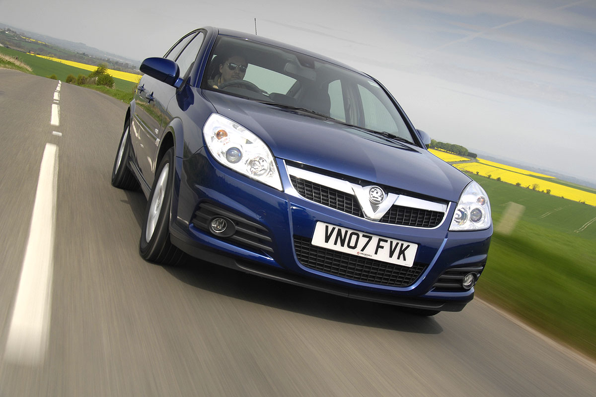 Vauxhall Vectra 1.9 CDTI Design | Auto Express