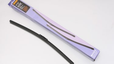 Halfords Flat Wiper Blade Set | Auto Express