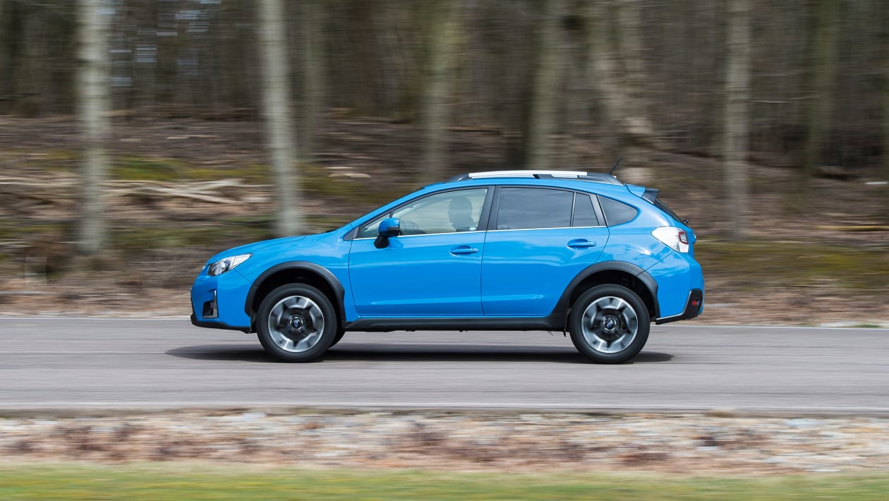 Subaru XV vs Jeep Renegade - pictures | Auto Express