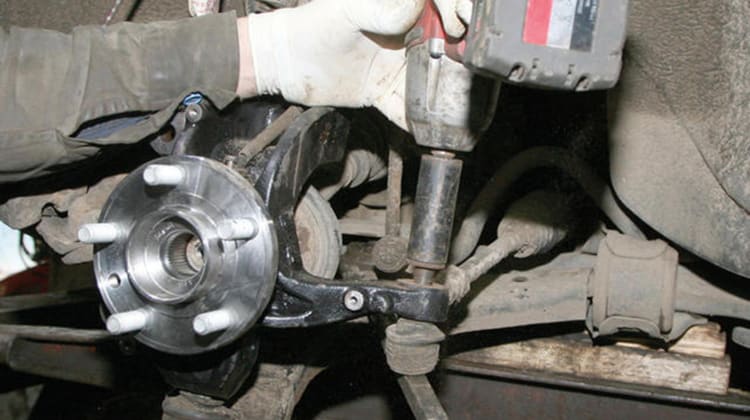 How to replace the wheel bearings on a Freelander 2 - pictures | Auto ...