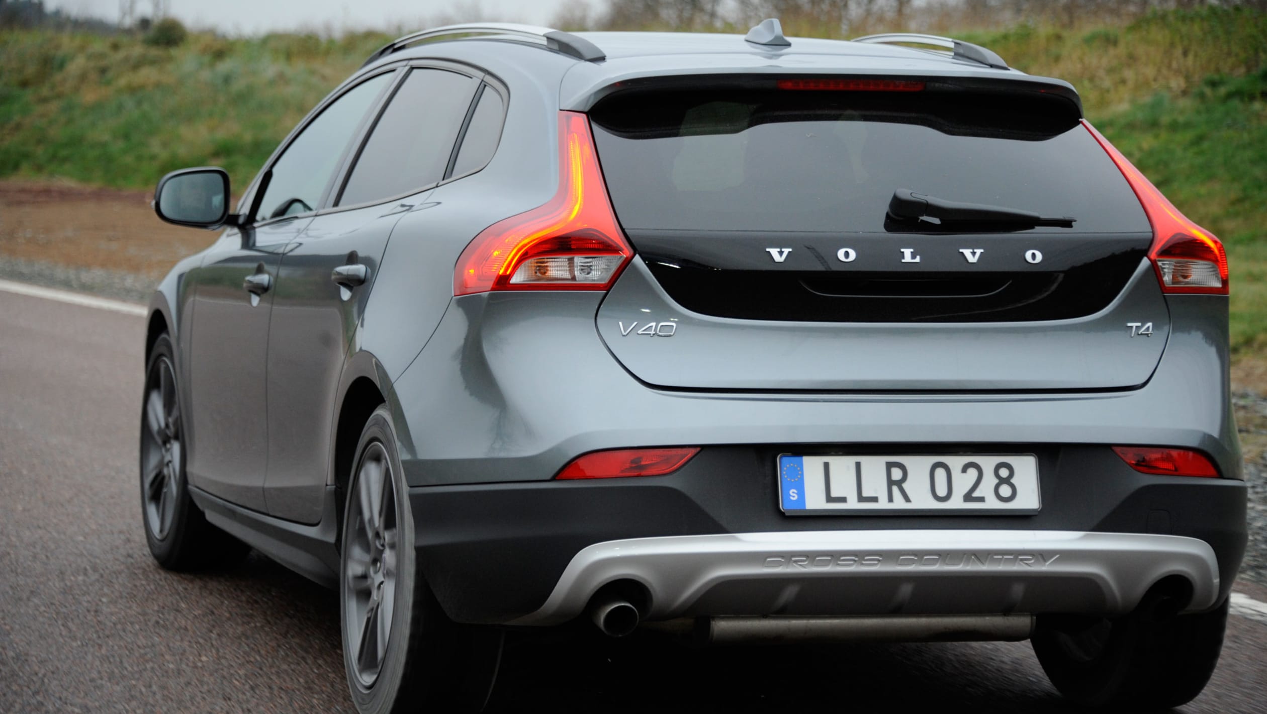 Volvo V40 3-cylinder prototype review - pictures | Auto Express