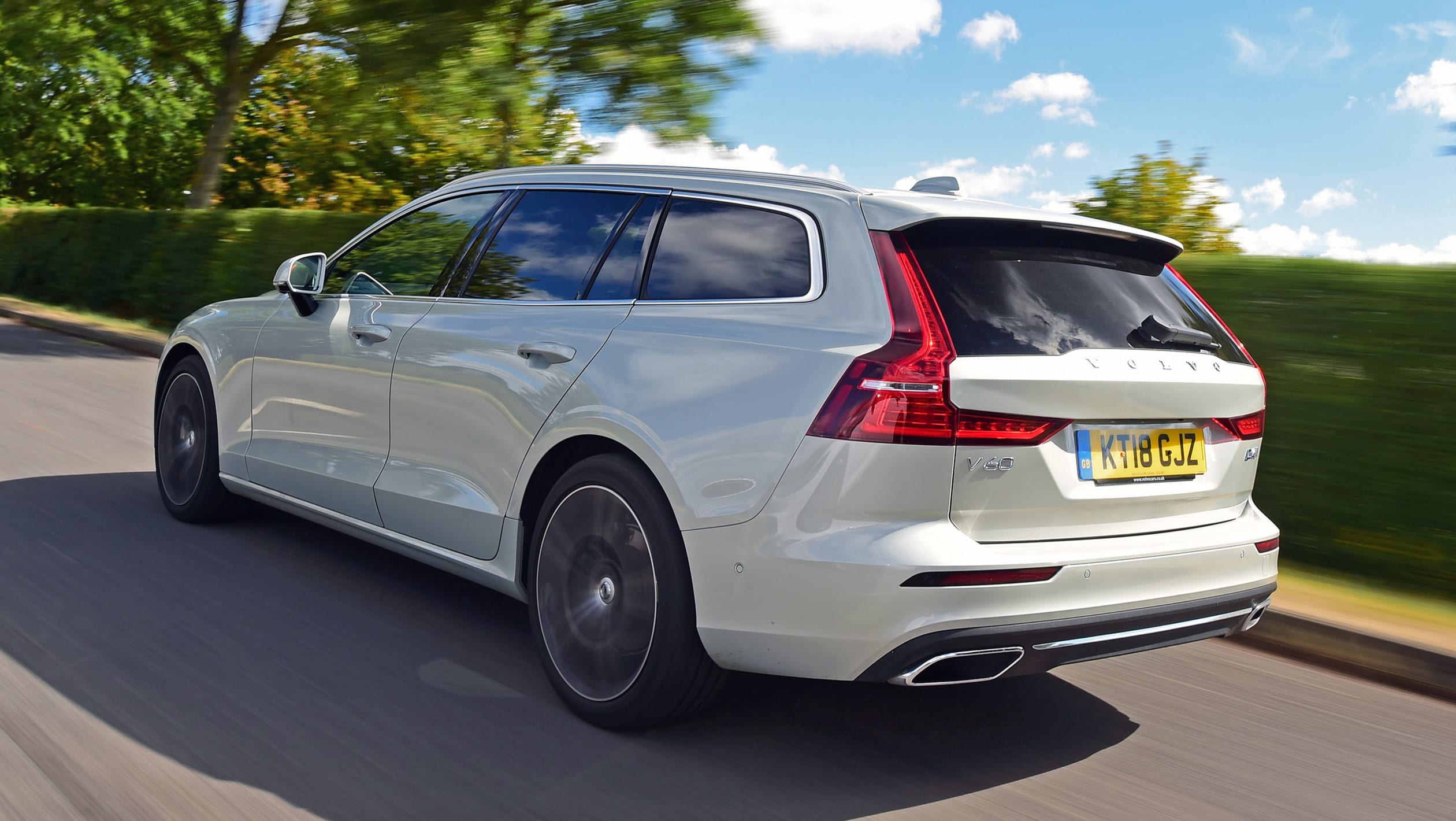 Volvo V60 review - pictures | Auto Express