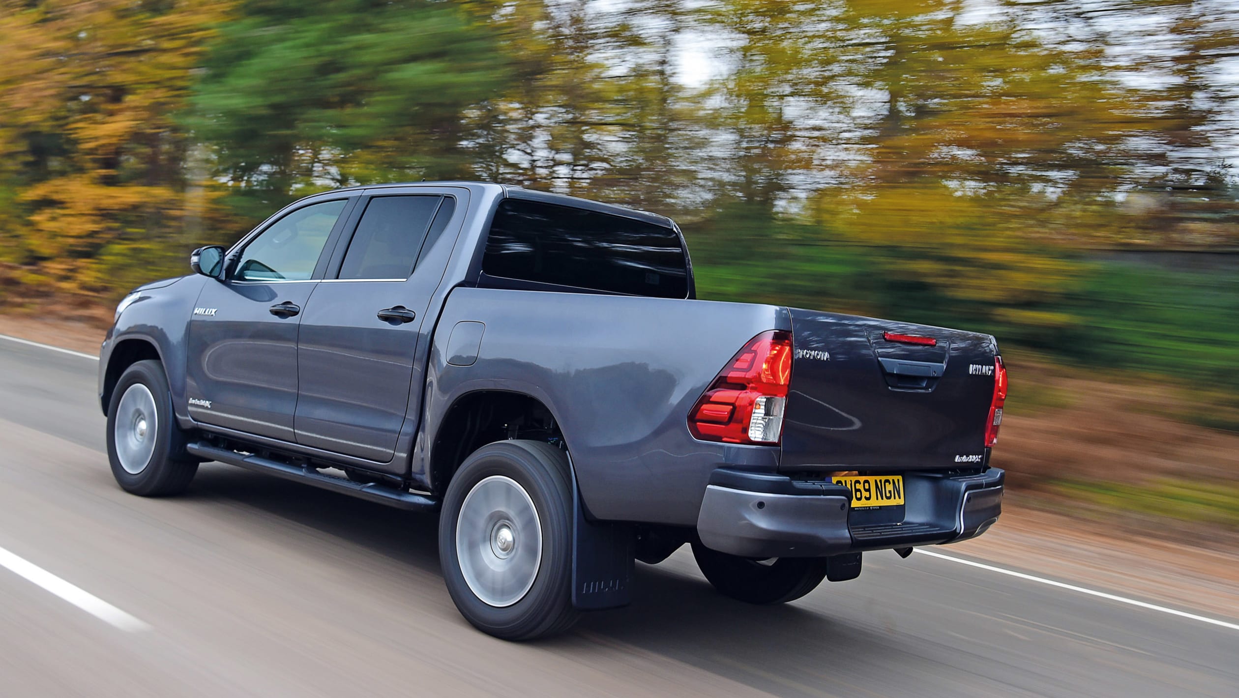 Toyota Hilux review – images | Auto Express
