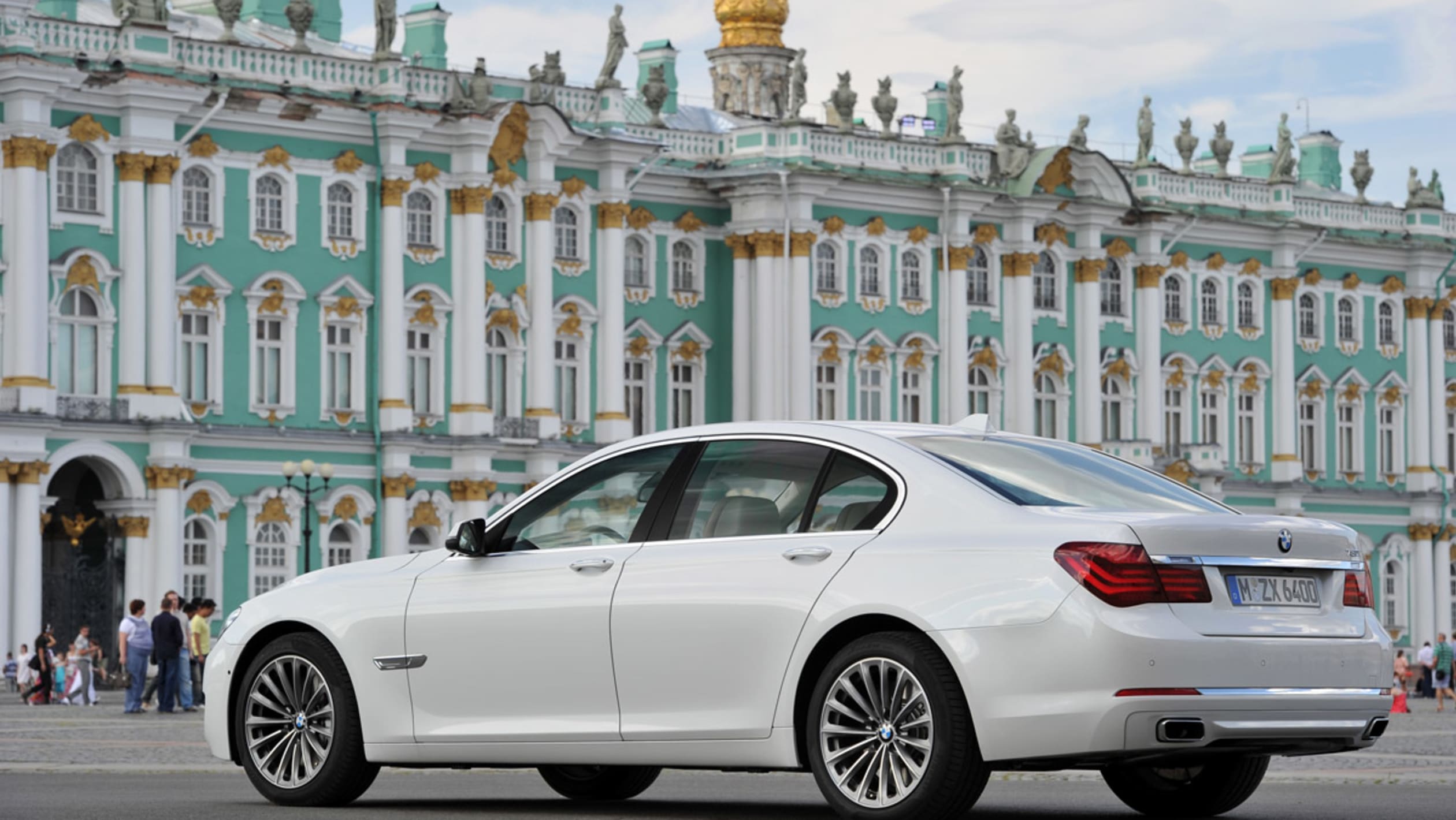 BMW 750i pictures | Auto Express