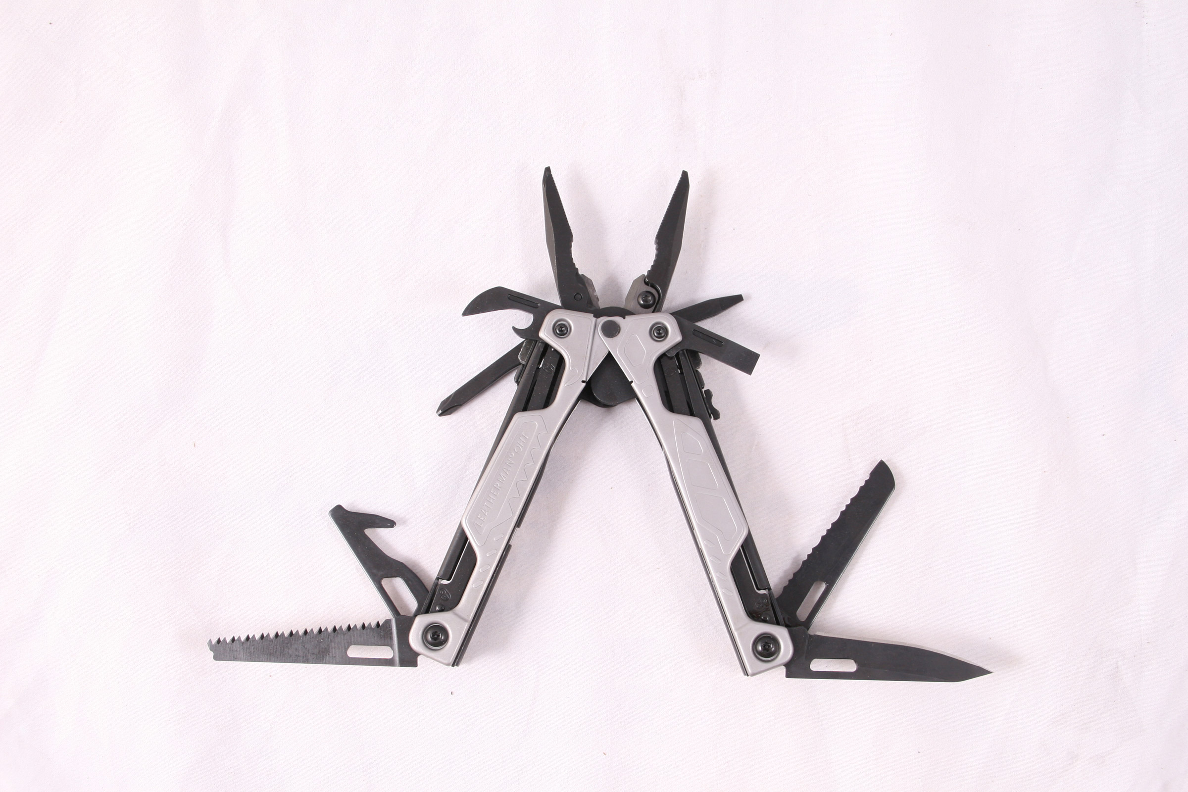 Leatherman OHT Silver review | Auto Express