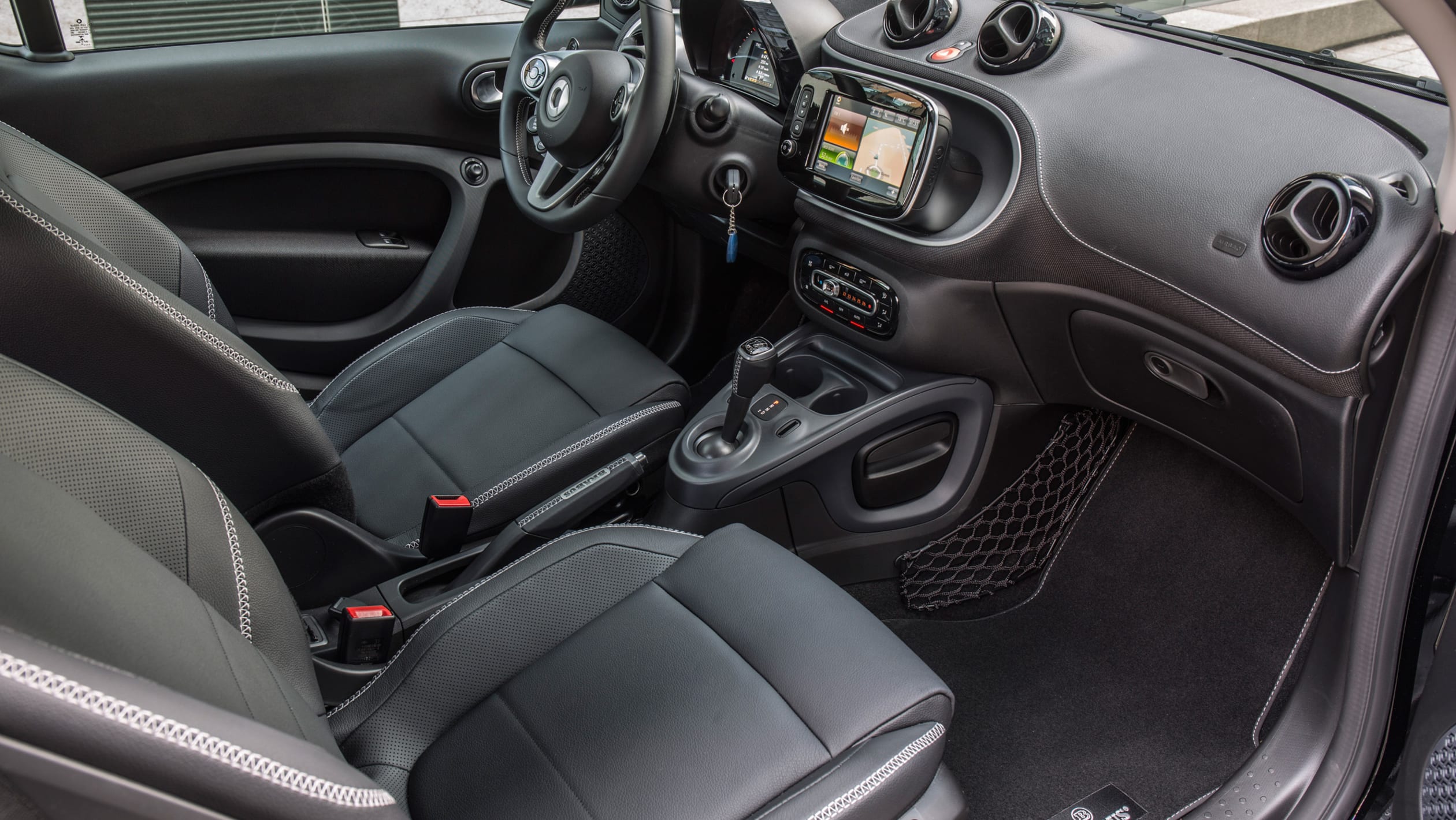 New Smart ForTwo Brabus 2016 review - pictures | Auto Express