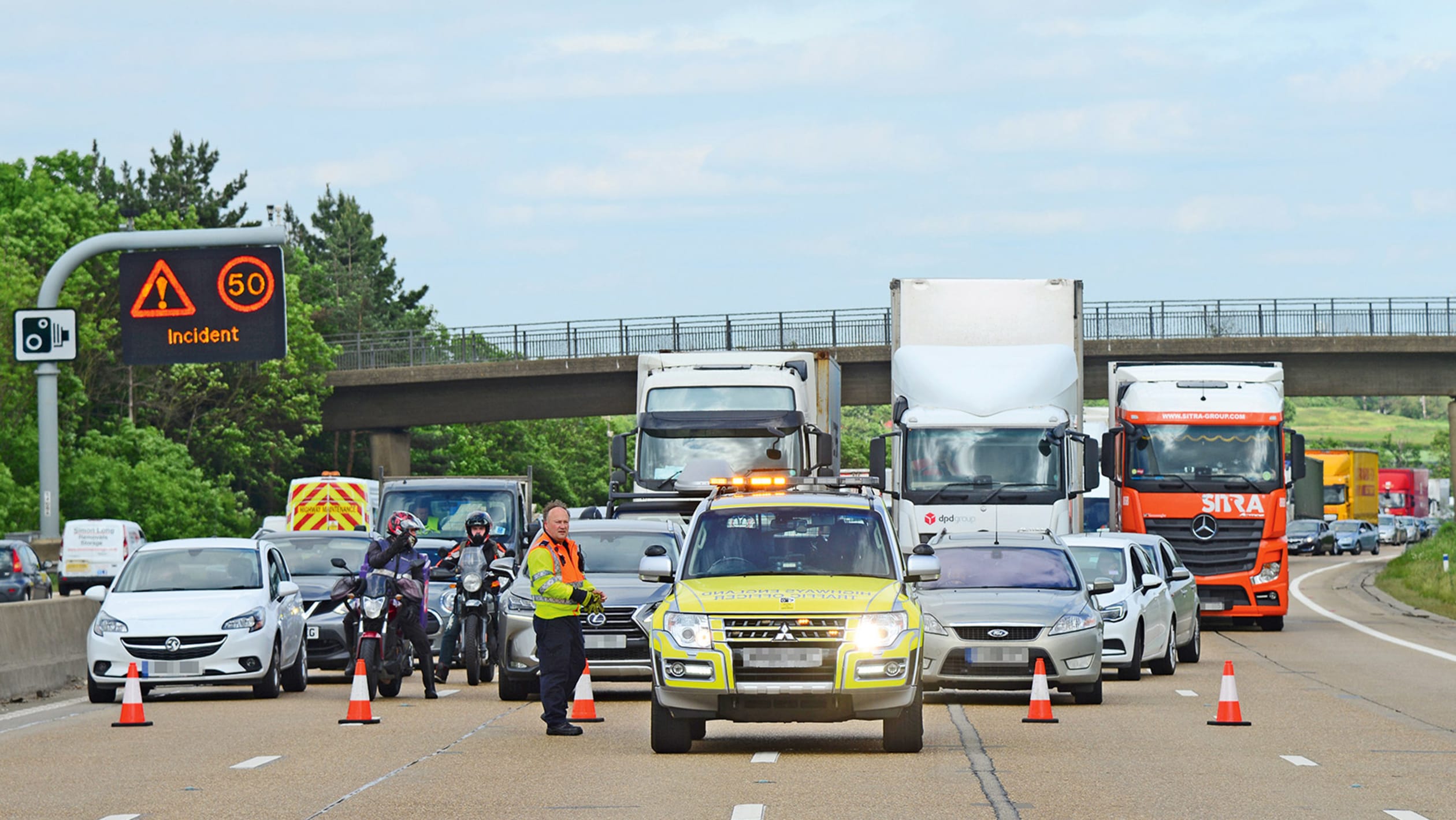 What do Highways England Traffic Officers do all day? - pictures | Auto ...