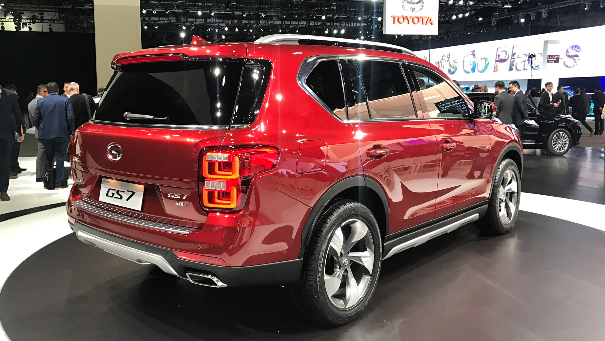 Trumpchi GS7 at Detroit - pictures | Auto Express