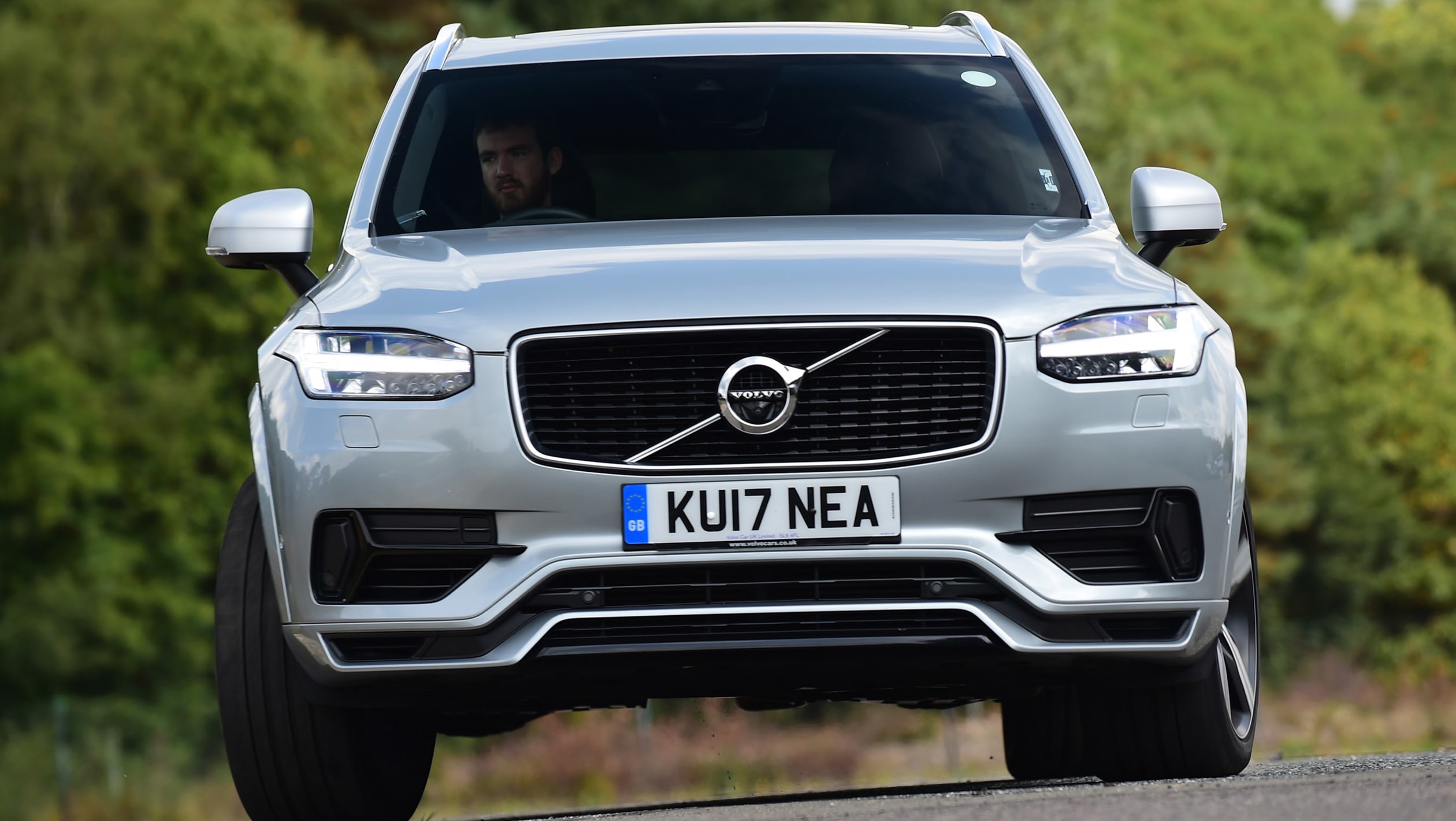 Lexus RX L vs Volvo XC90 - pictures | Auto Express