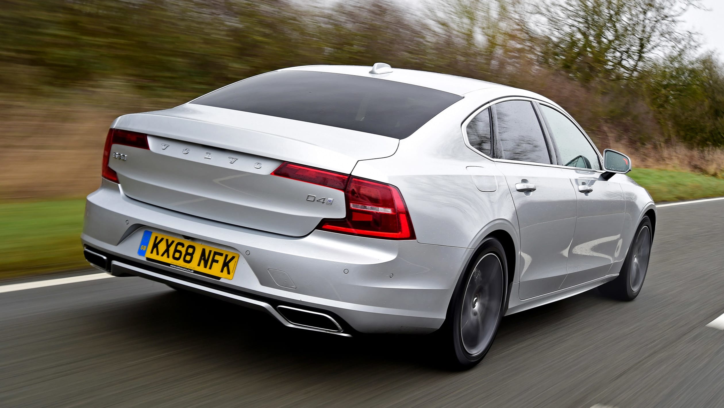 Lexus ES vs BMW 5 Series vs Volvo S90 - pictures | Auto Express