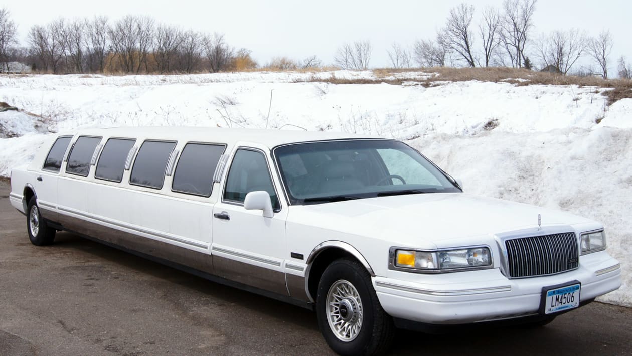 Lincoln Town Car/Ford Crown Victoria pictures | Auto Express