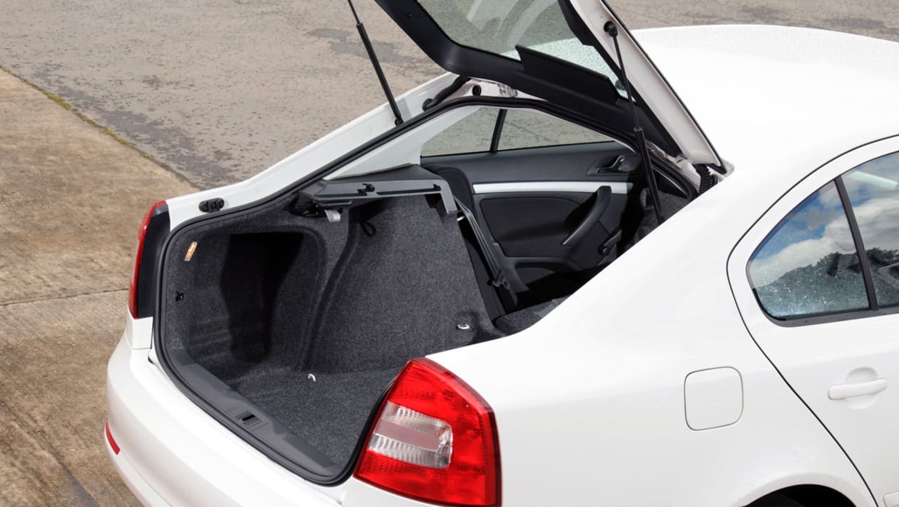 Skoda Octavia Hatchback - Pictures | Auto Express