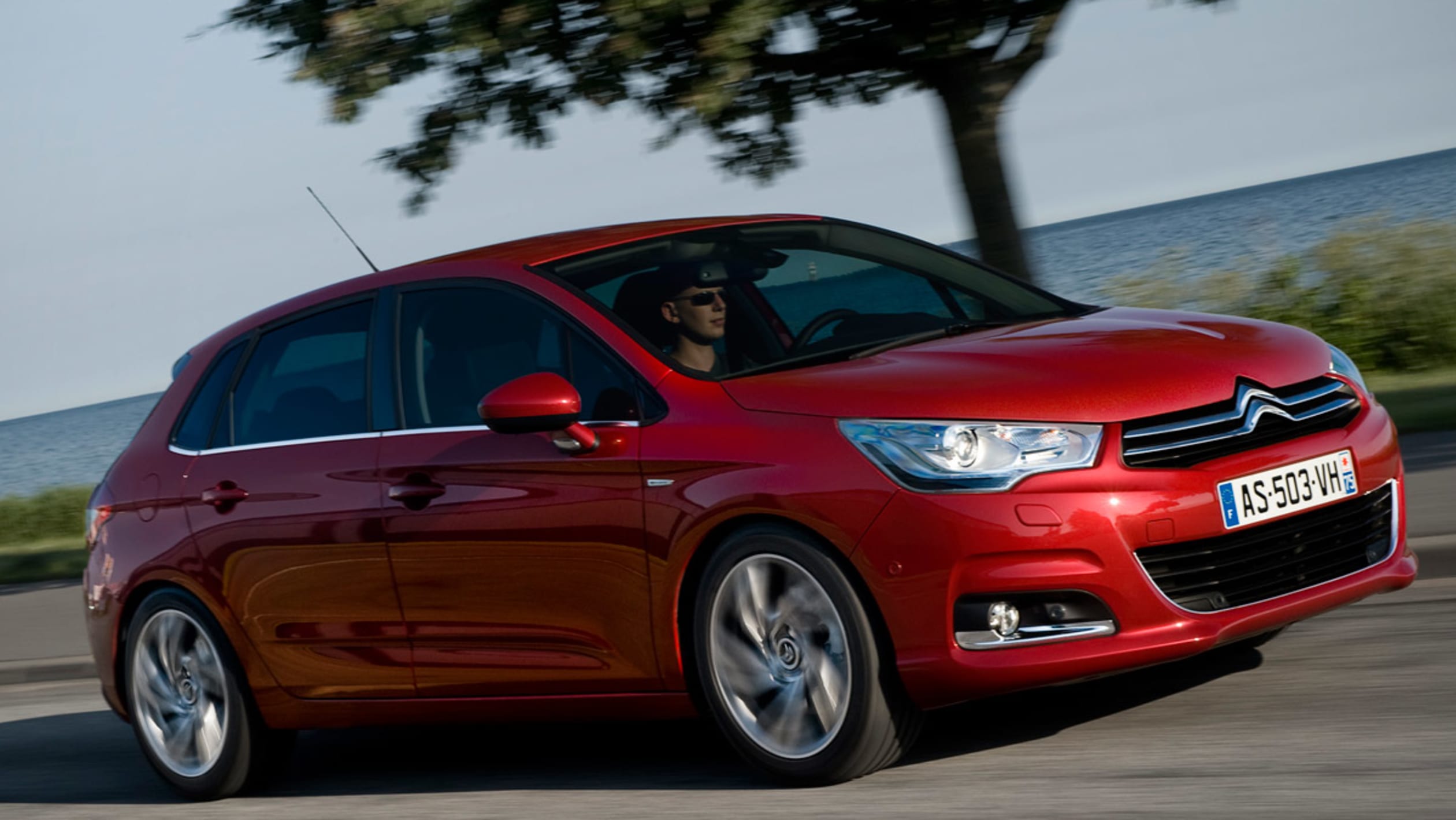Citroen C4 VTR+ 1.2 e-THP pictures | Auto Express