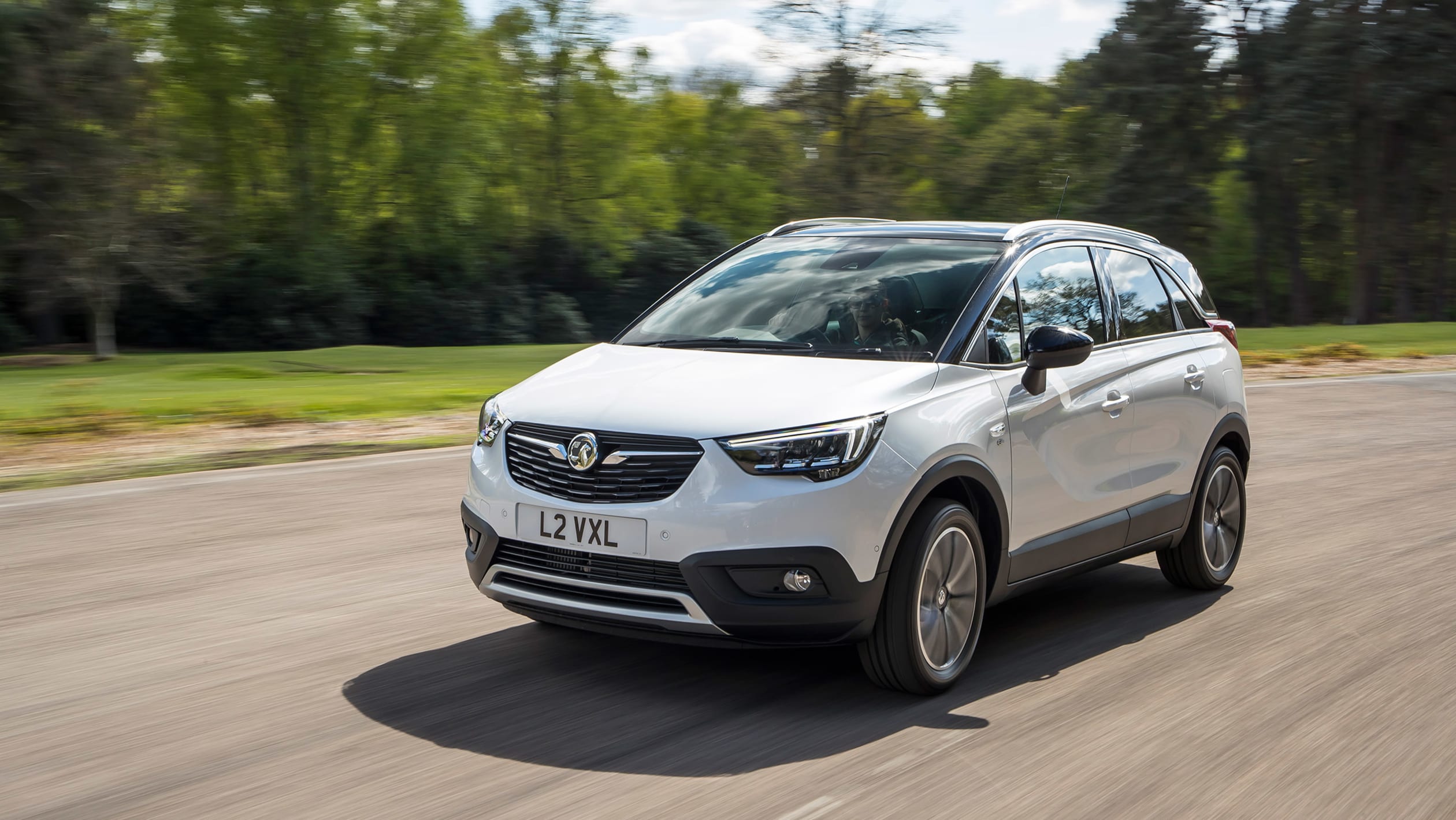 New Vauxhall Crossland X 1.6 diesel 2017 review - pictures | Auto Express