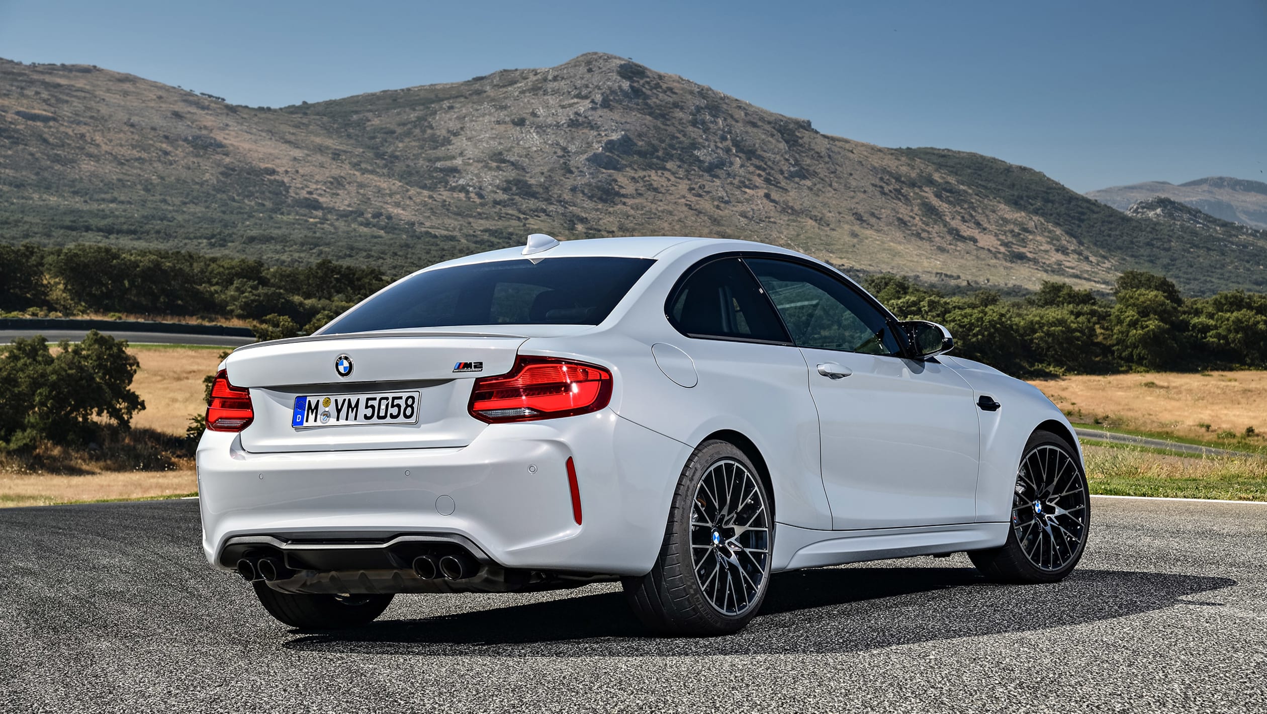 New BMW M2 Competition 2018 review - pictures | Auto Express