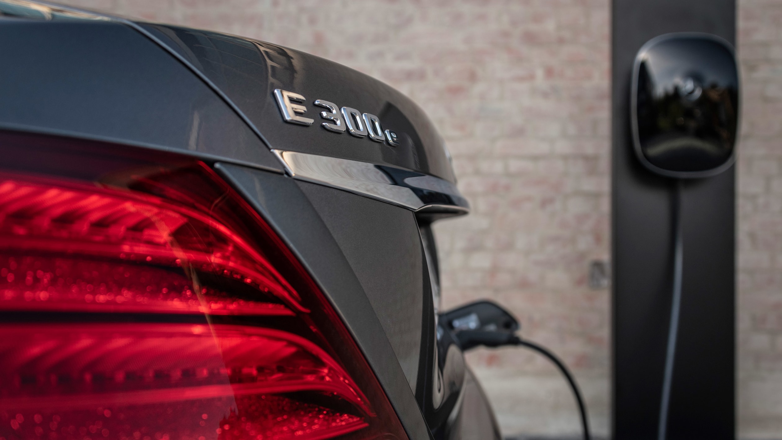 New Mercedes E 300 e 2018 review - pictures | Auto Express