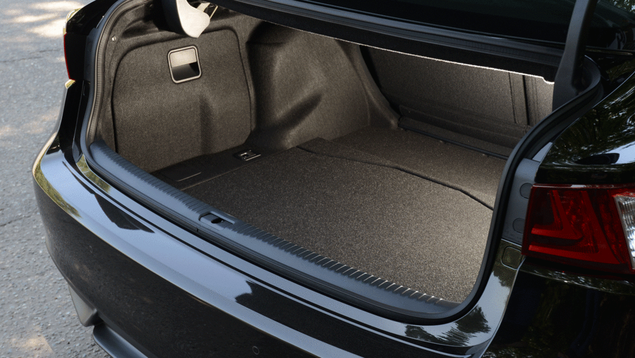 Lexus IS 300h Luxury pictures | Auto Express