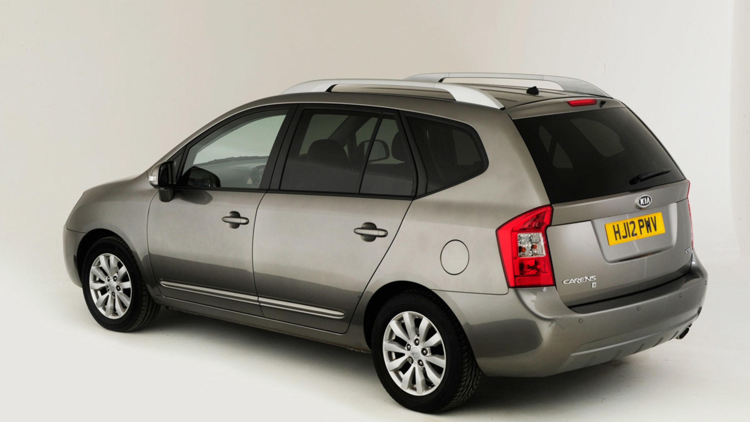 Used buyer's guide: Kia Carens pictures | Auto Express