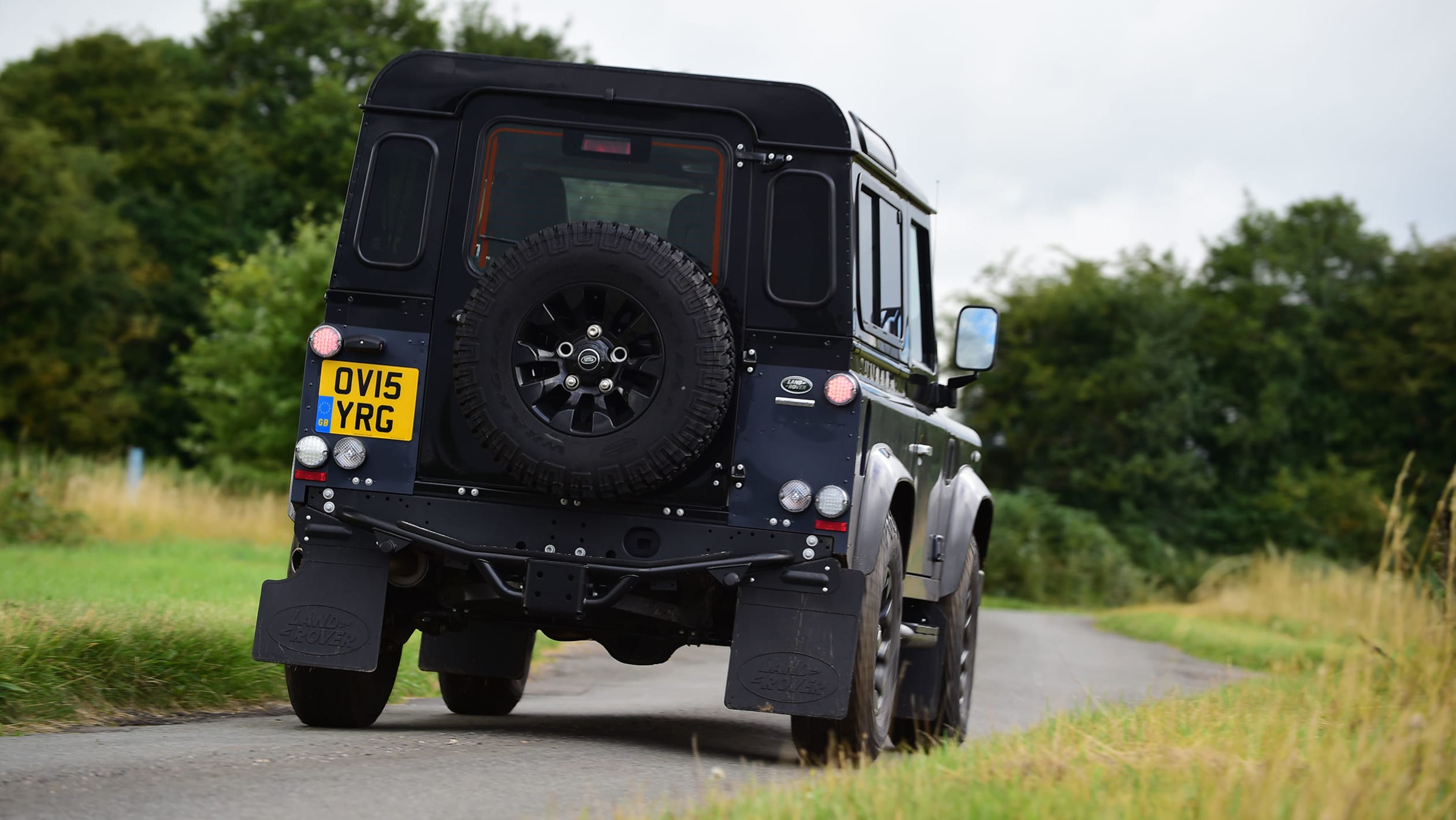 Land Rover Defender 90 2015 review | Auto Express