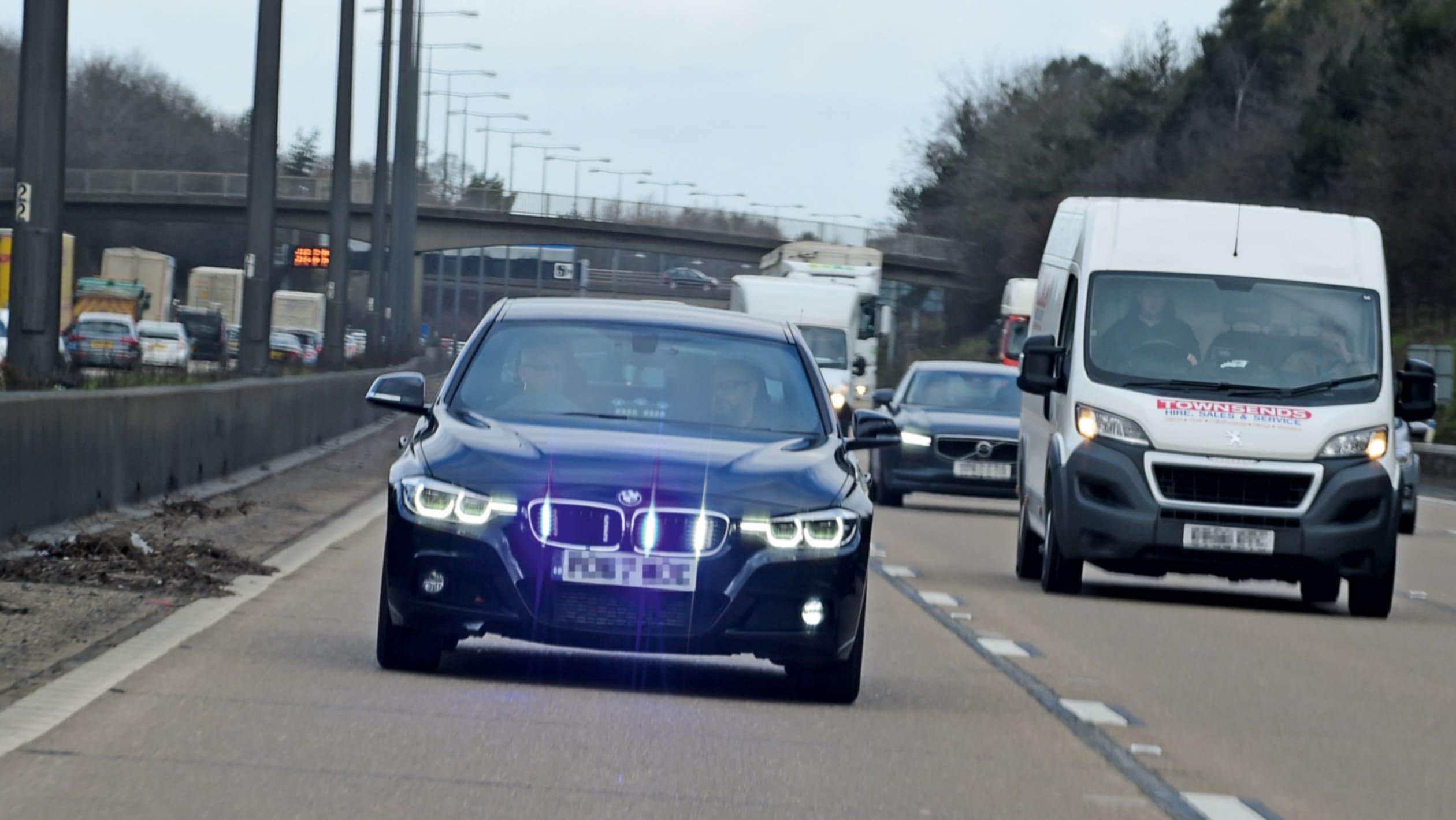 Unmarked police lorries to clamp down on distracted drivers - pictures ...