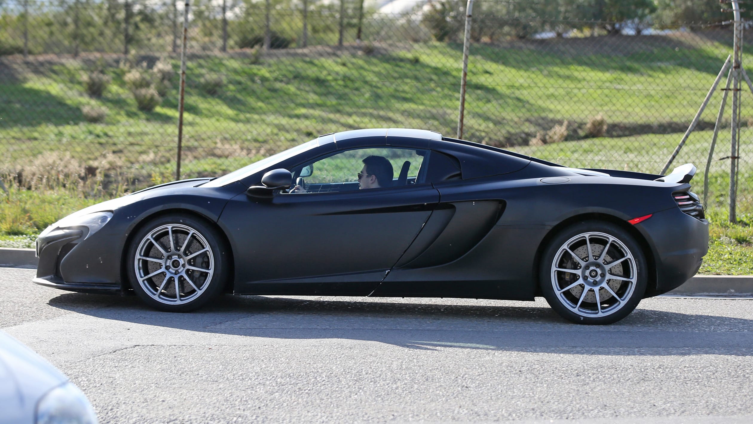 McLaren 675 LT Spider spotted - Pictures | Auto Express