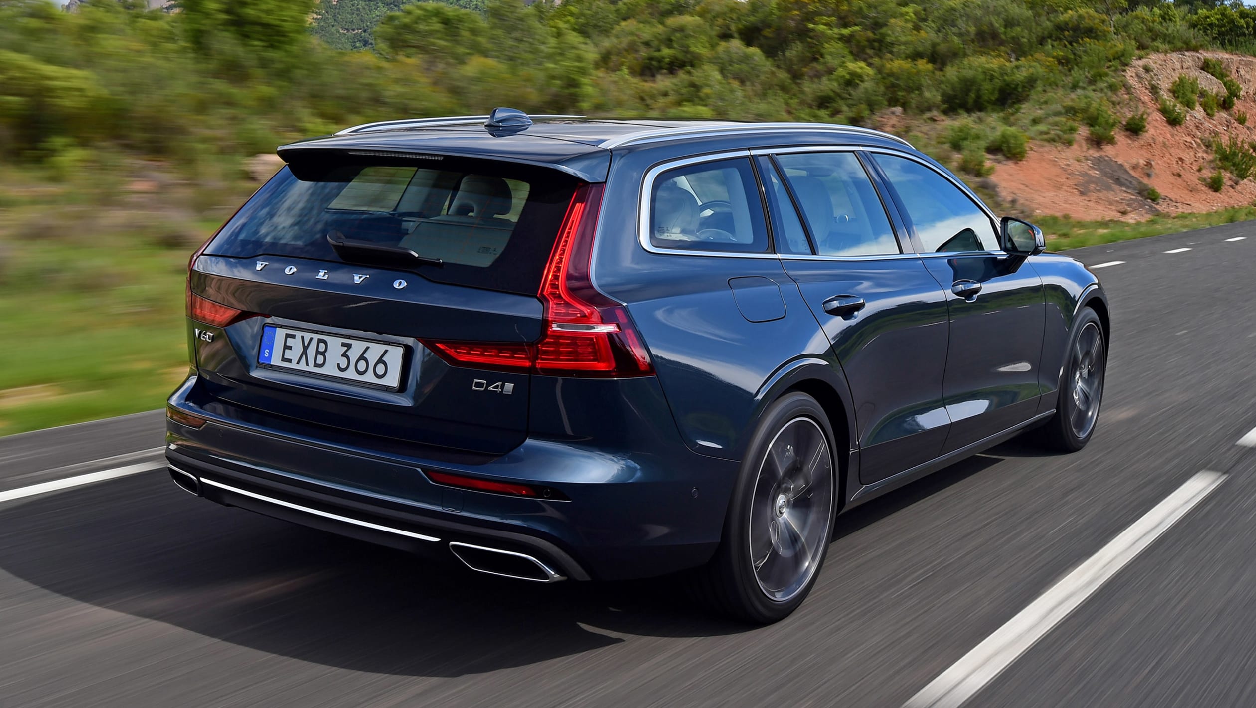 New Volvo V60 2018 review - pictures | Auto Express