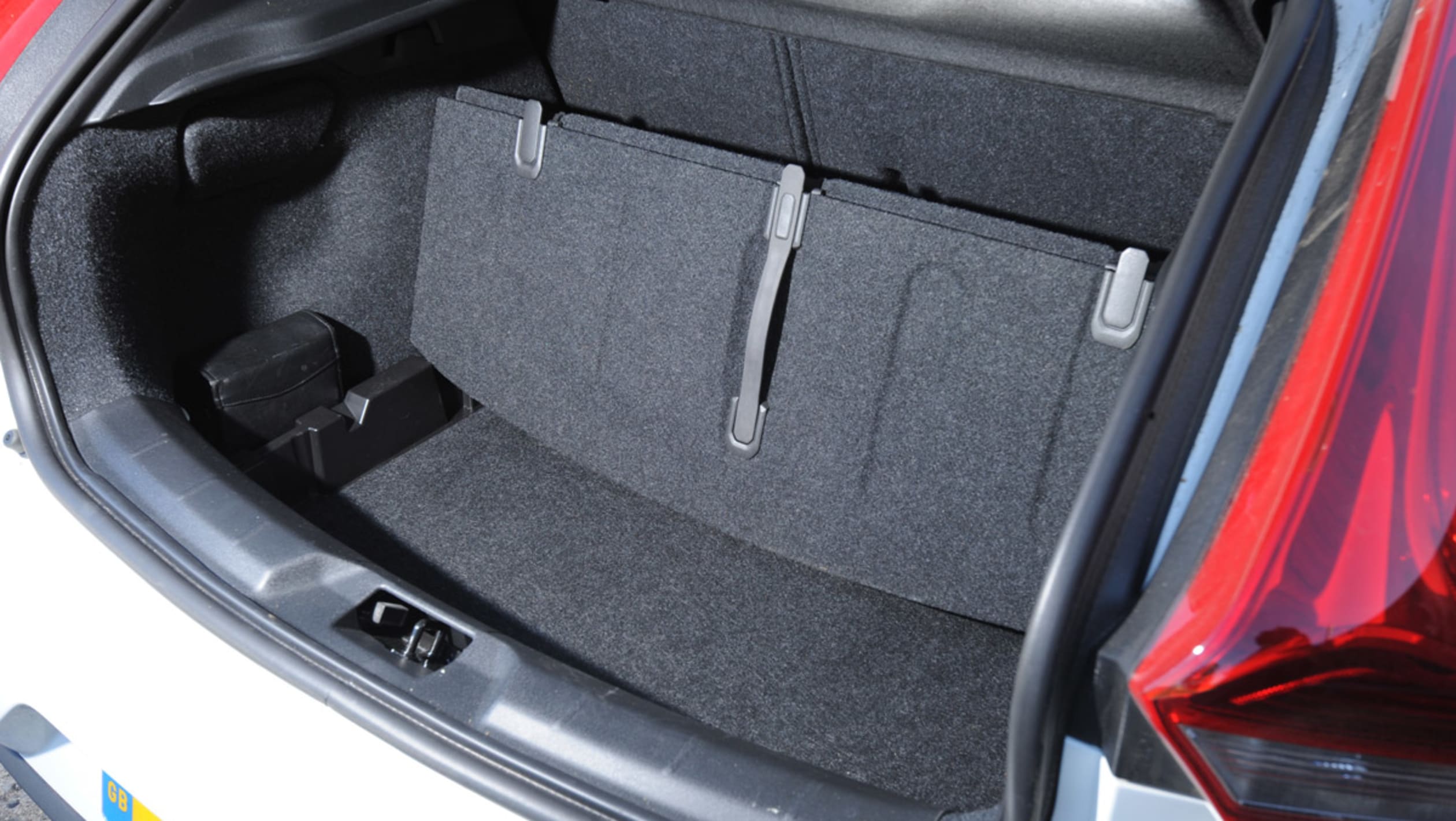 Volvo V40 pictures | Auto Express