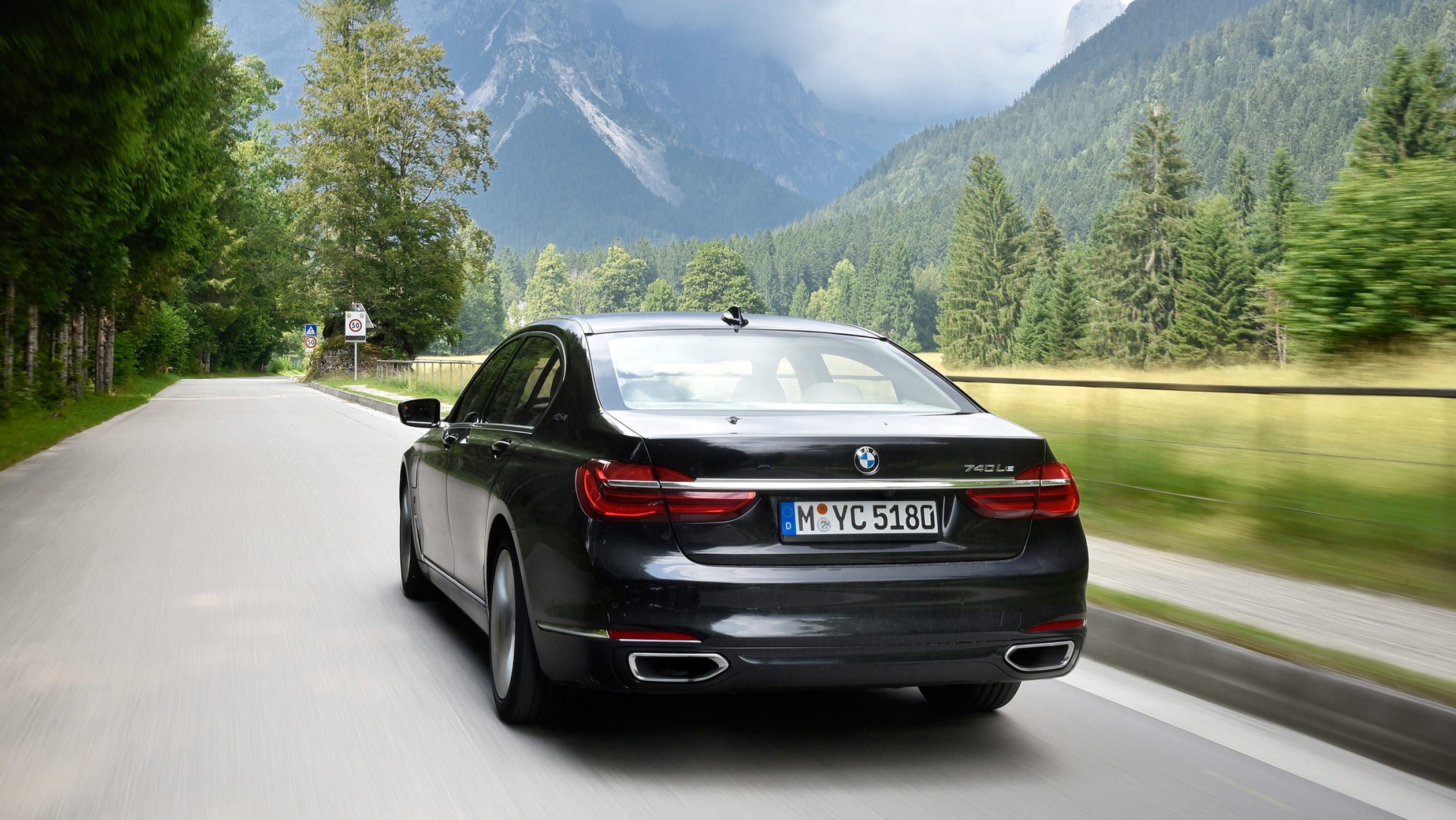 BMW 740e plug-in hybrid 2016 review - pictures | Auto Express