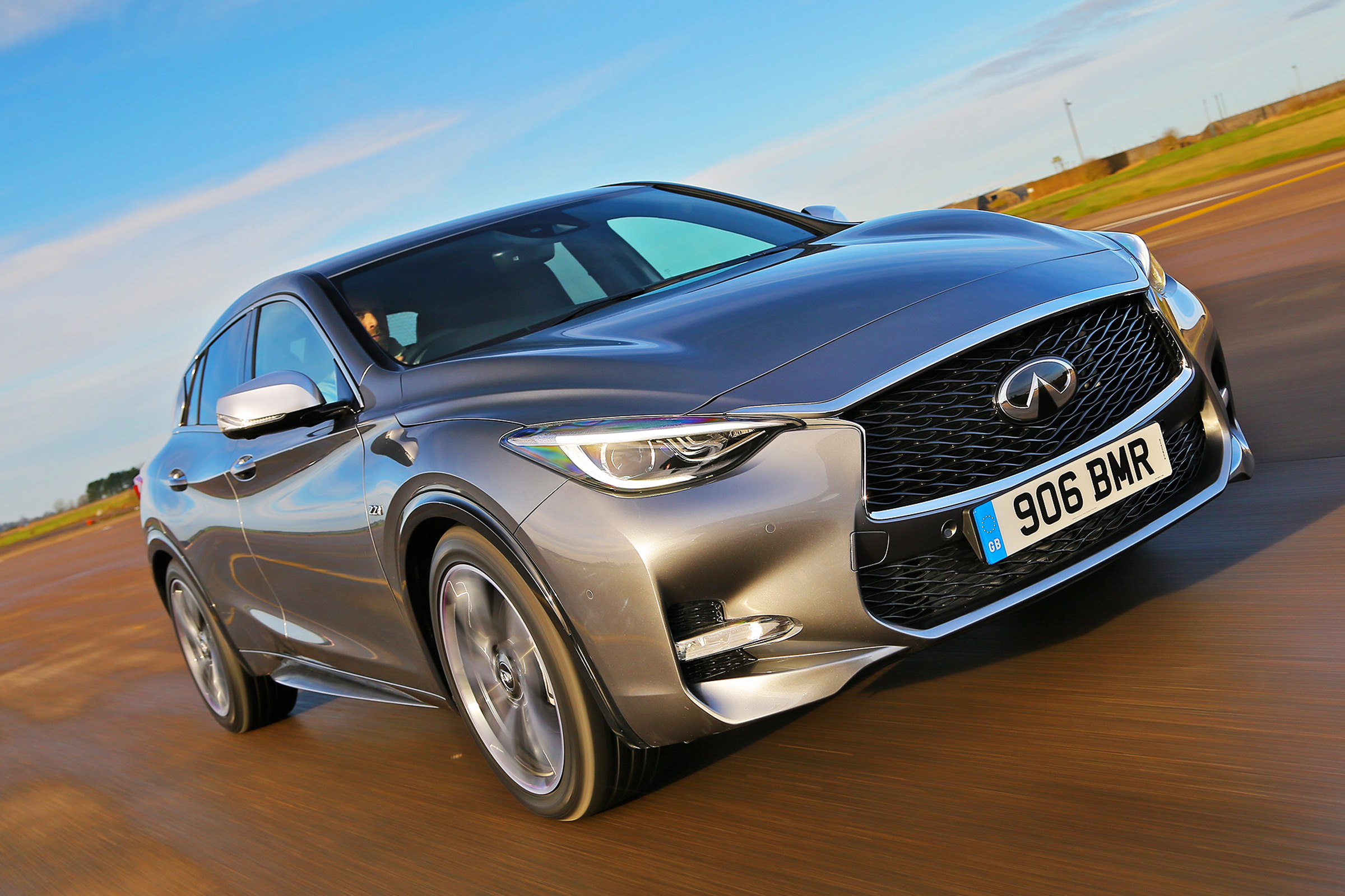 Infiniti Q30 2.2 diesel 2016 review | Auto Express