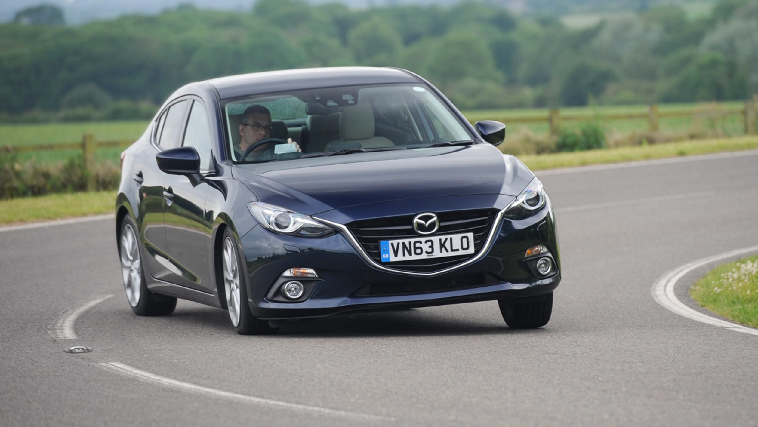 Mazda 3 Fastback 2014 - pictures | Auto Express