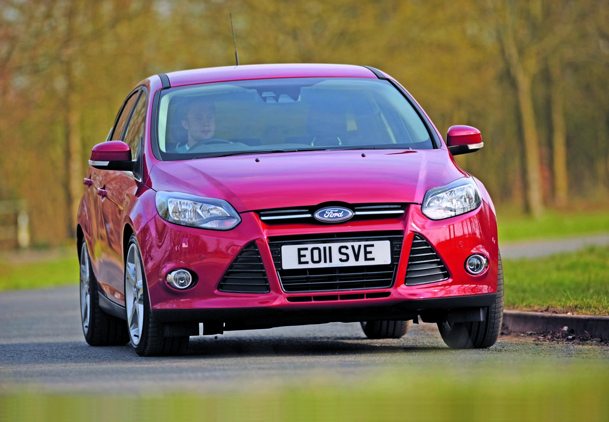 Ford Focus Hatchback review (2011) | Auto Express