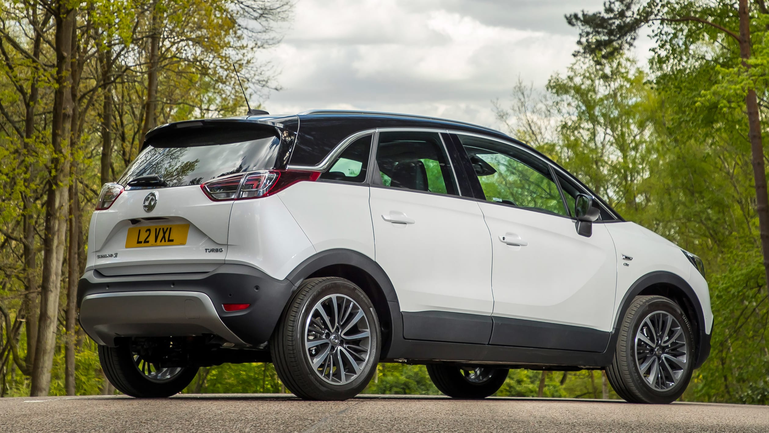 New Vauxhall Crossland X 1.6 diesel 2017 review - pictures | Auto Express