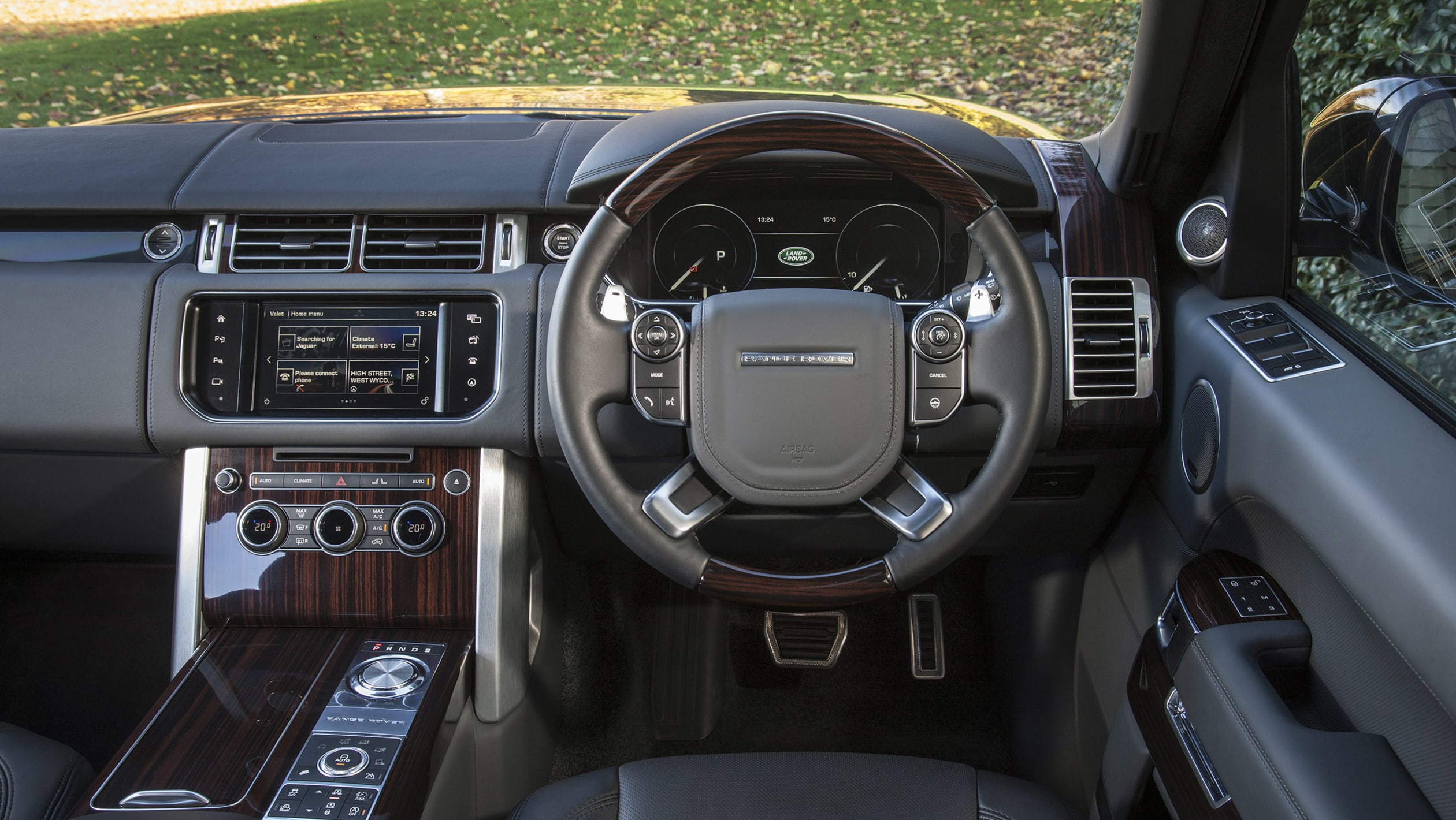 Range Rover SVAutobiography 2016 review - pictures | Auto Express