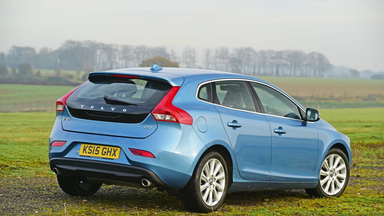 MINI Clubman vs Volkswagen Golf vs Volvo V40 road test - pictures ...