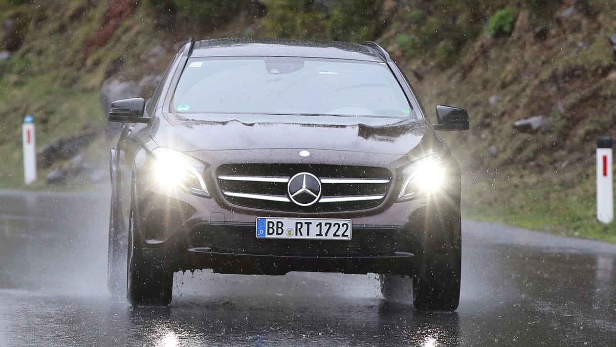 Mercedes GLB mule spy shots - pictures | Auto Express