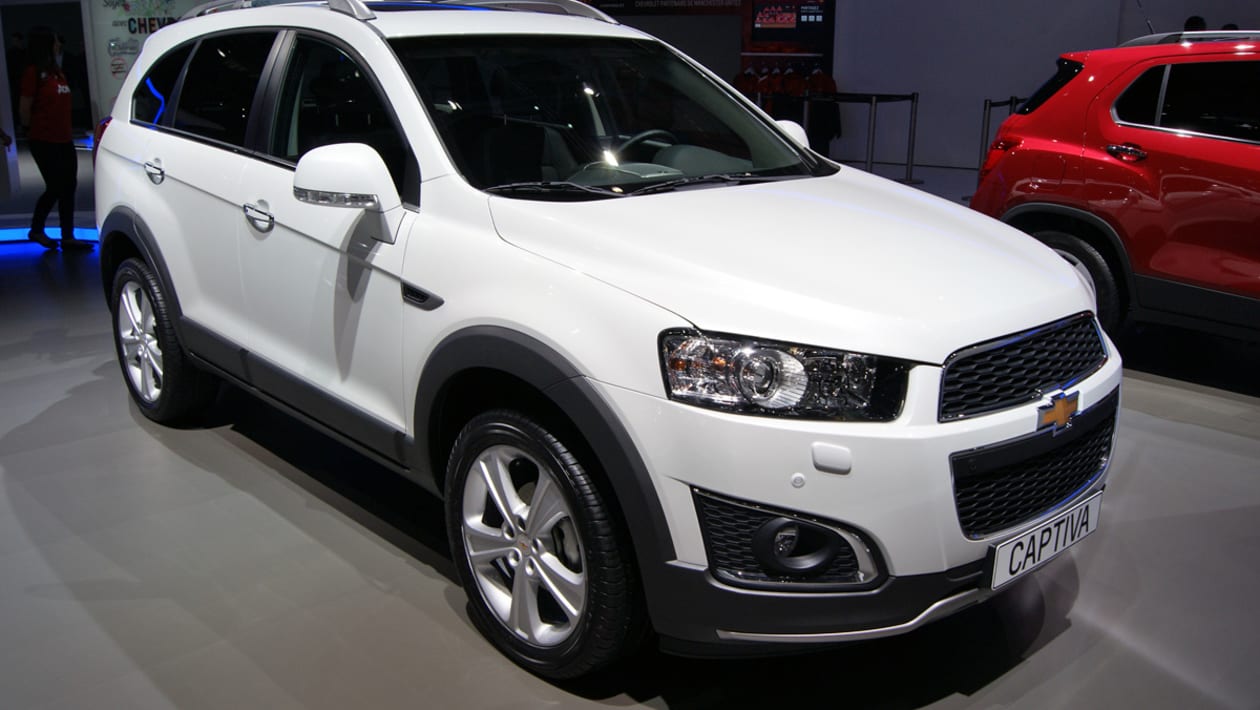 Chevrolet Captiva facelift pictures | Auto Express