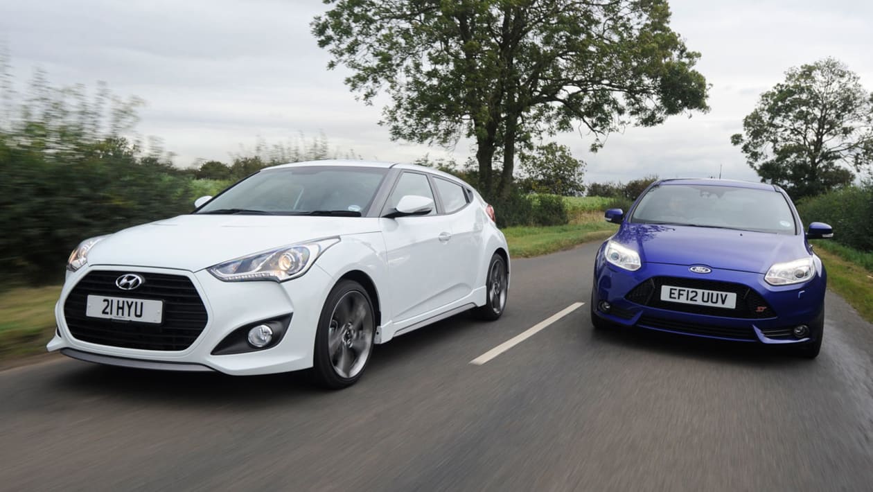 Hyundai Veloster Turbo vs Ford Focus ST | Auto Express