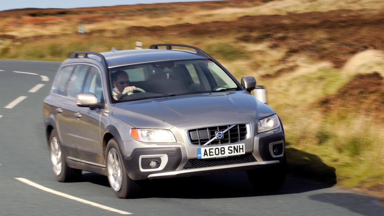 Volvo XC70 SE LUX auto | Auto Express