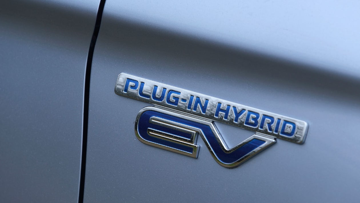Mitsubishi Outlander PHEV 2014 - pictures | Auto Express