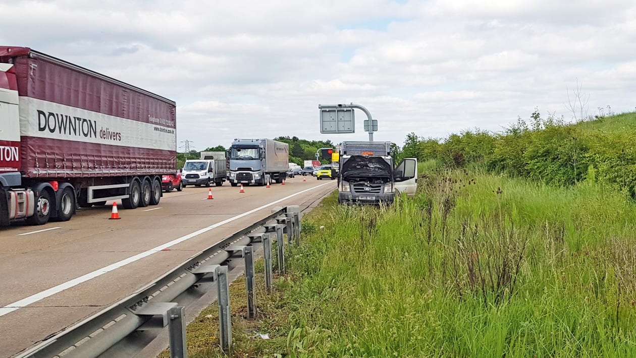 What do Highways England Traffic Officers do all day? - pictures | Auto ...