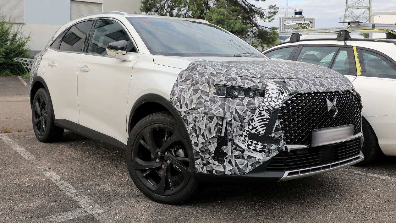New 2023 DS 7 Crossback facelift spied with minimal camouflage ...