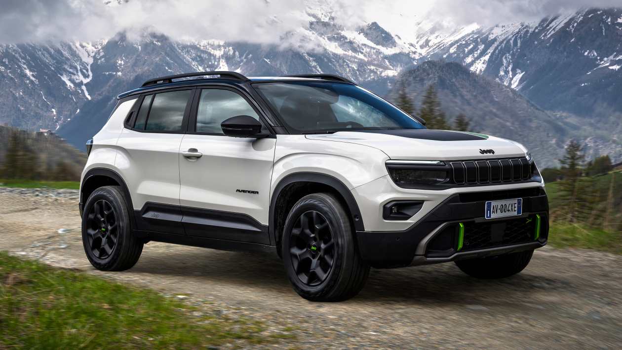 Jeep Avenger 4xe debuts new hybrid all-wheel drive system | Auto Express