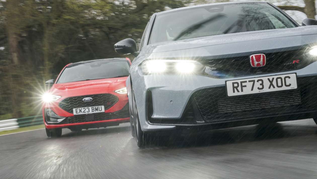 Ford Focus ST Track Pack v Honda Civic Type R: sharpened Focus tackles ...