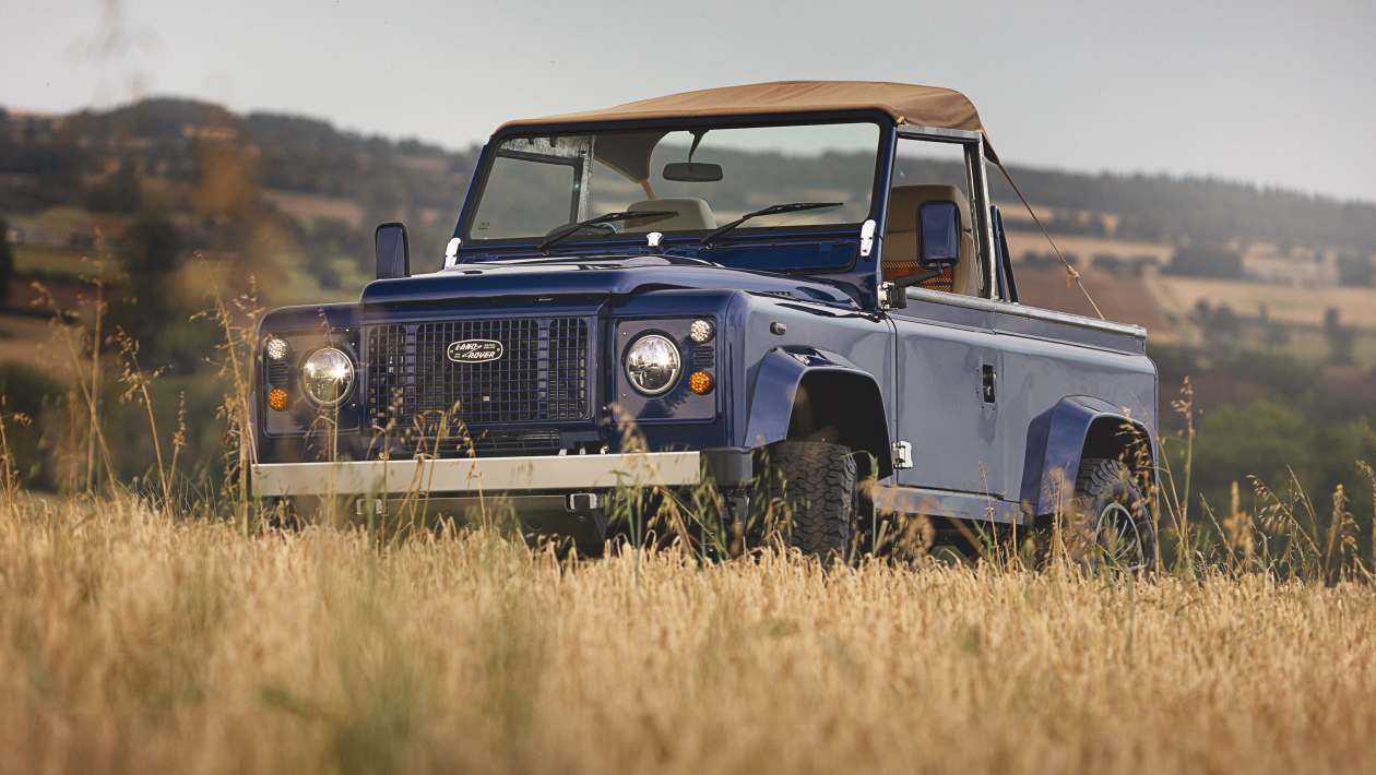 Kingsley Land Rover Defender V8 – pictures | evo